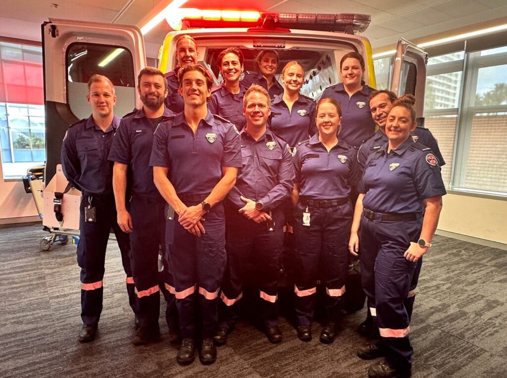 NSW Ambulance welcomes 13 new interstate and overseas paramedics ...